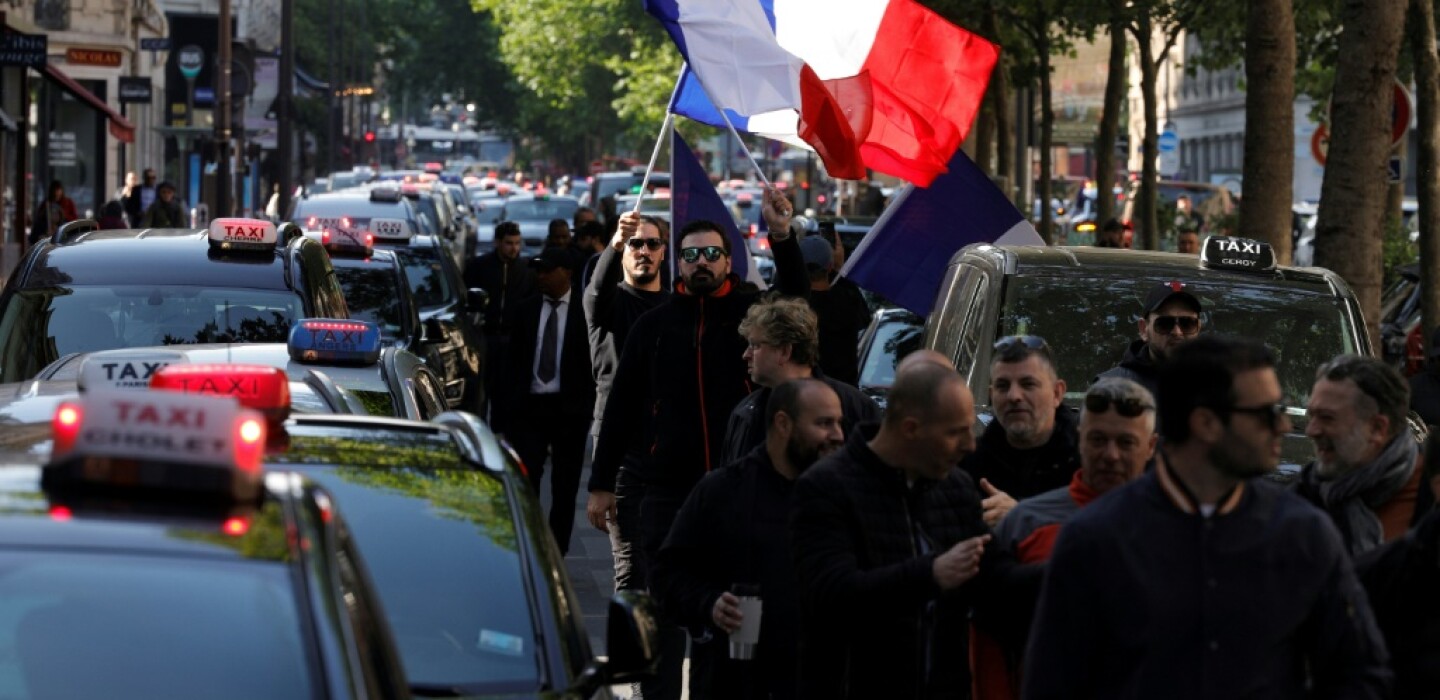Plusieurs milliers de taxis manifestent lundi à travers la France - l'Opinion